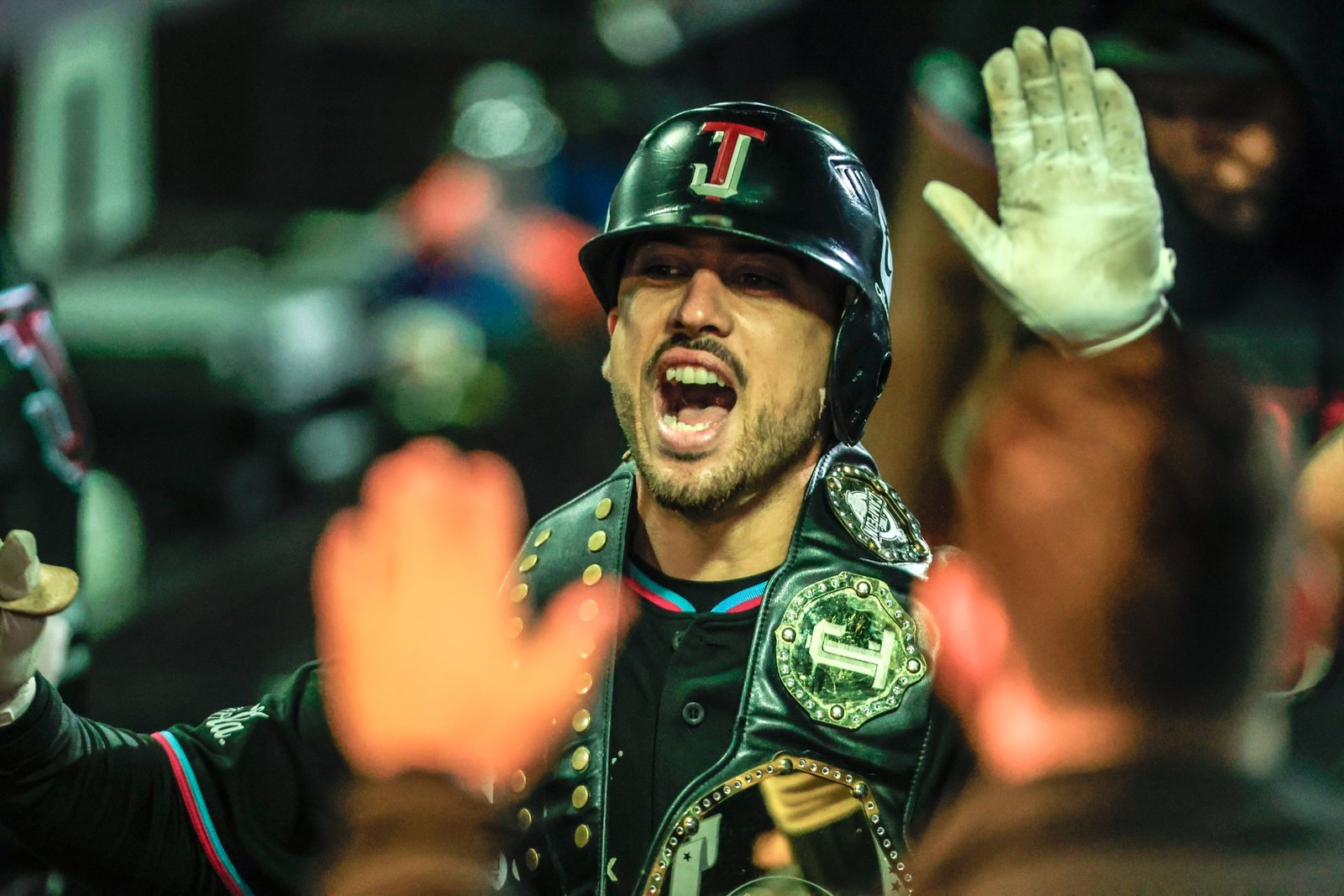 Toros gana 5-4 y es nuevo líder del Norte