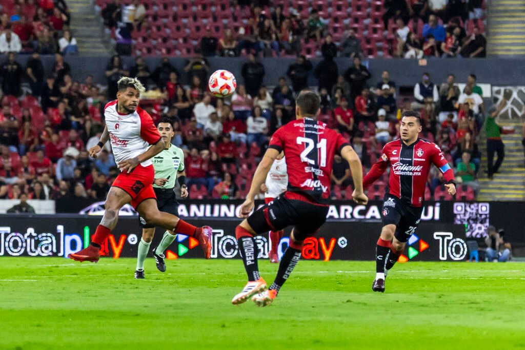 Atlas logra triunfo sobre Xolos 2-1