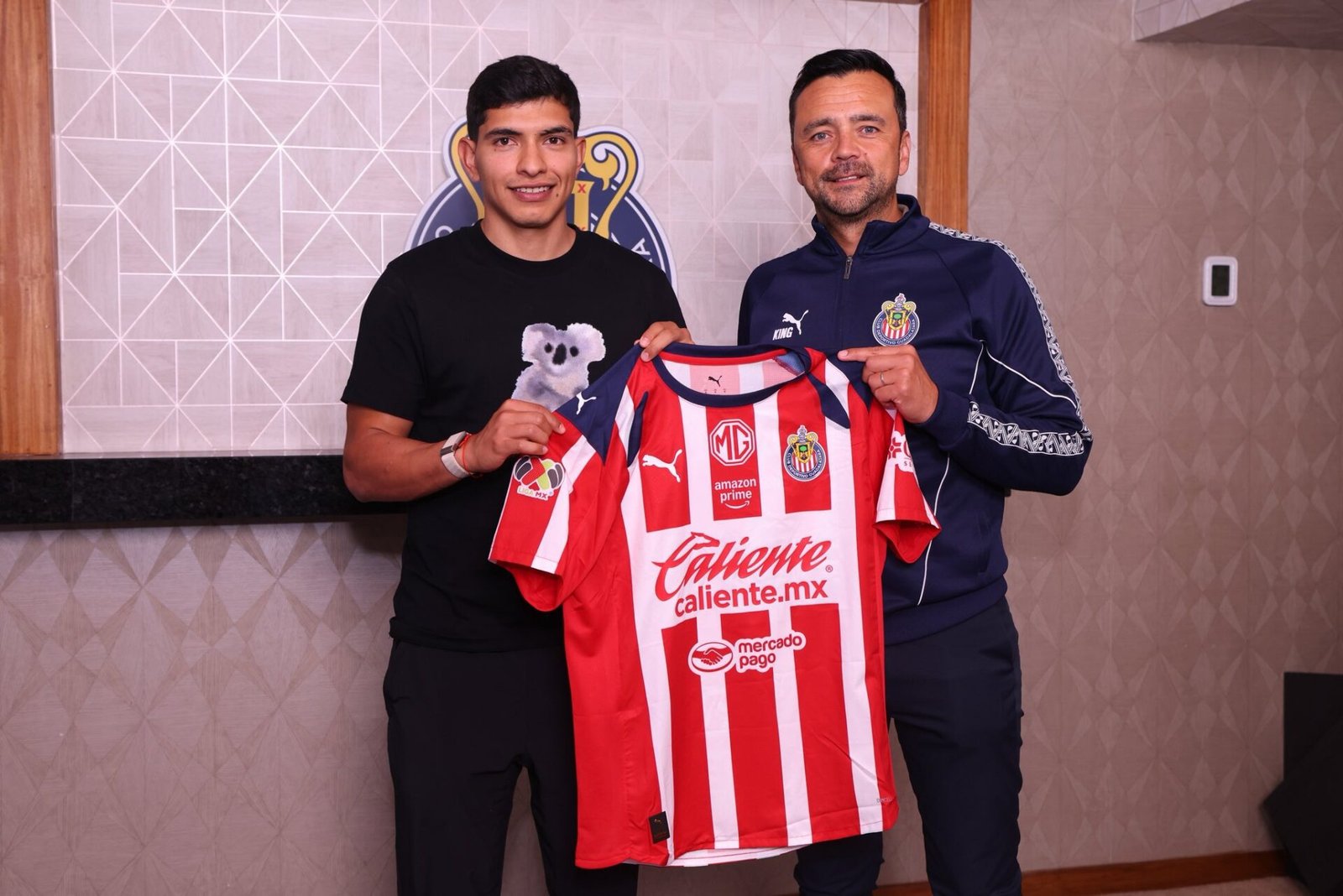 Chivas hizo oficial el fichaje de Kevin Castañeda